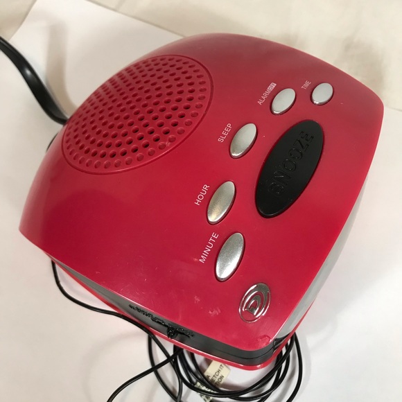 Durabrand | Wall Decor | Durabrand Cr52 Amfm Radio Alarm Clock Pink ...